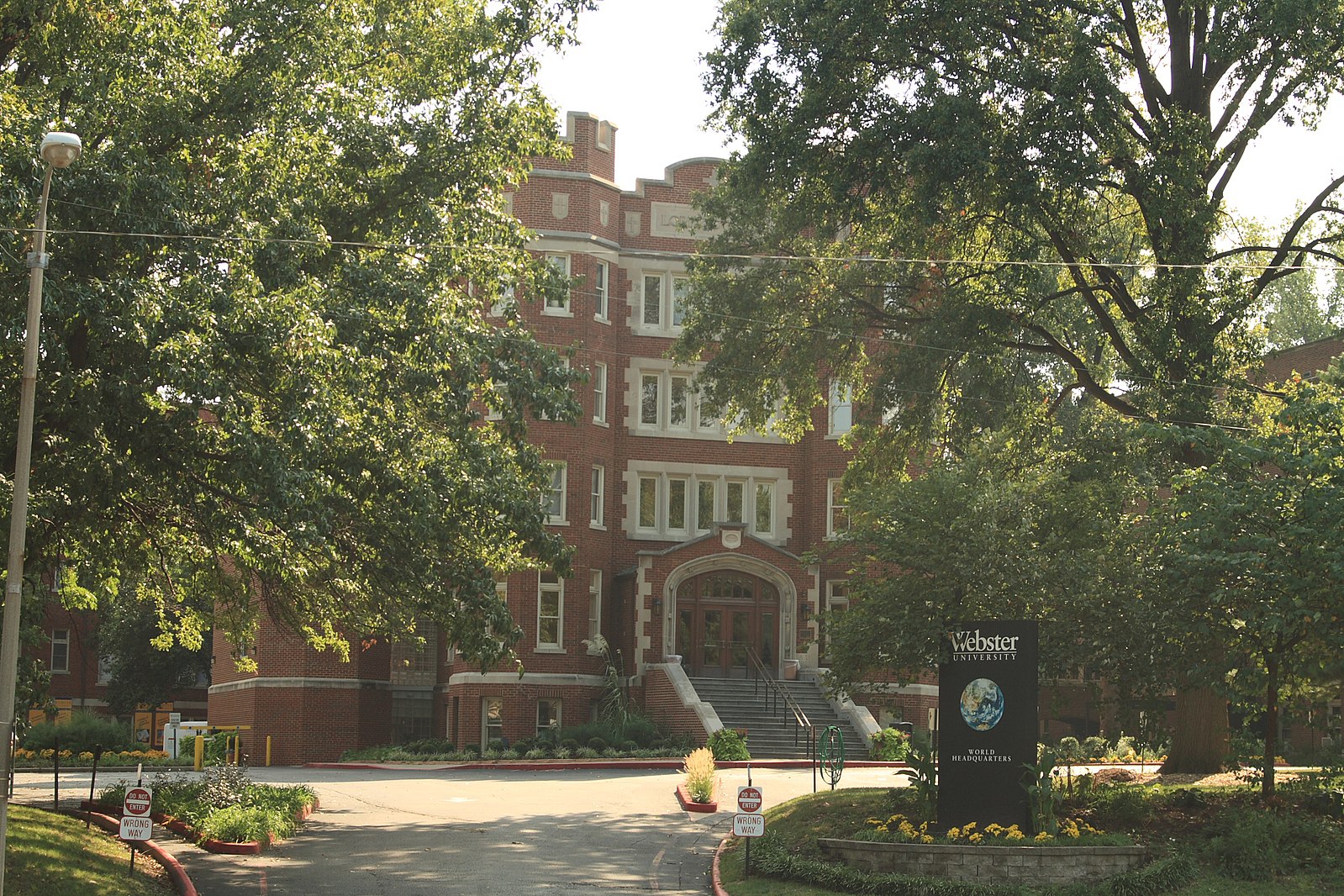 Webster University | Combining VR and AI using Mursion and VEO